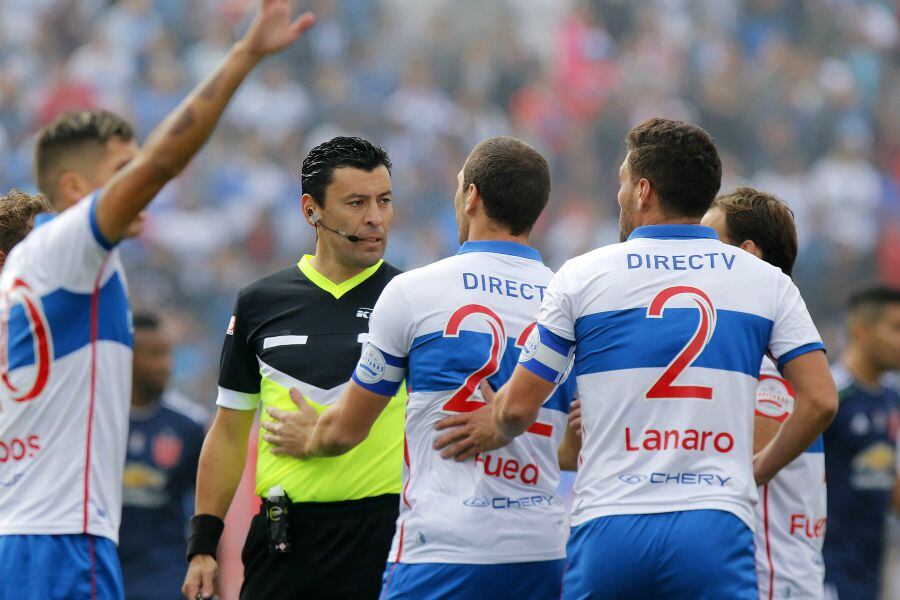 Roberto Tobar será el árbitro del clásico universitario - La Tercera