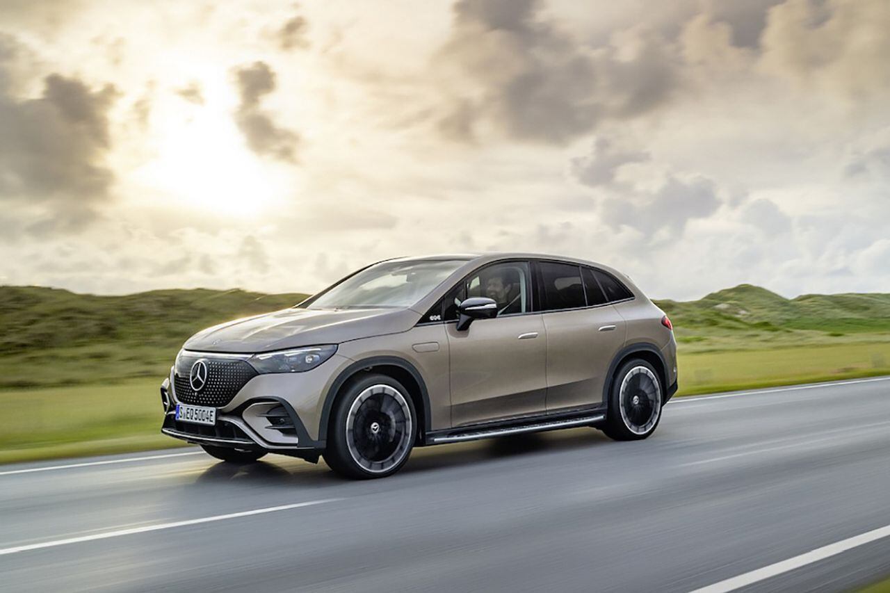 Mercedes-Benz EQE SUV llega hasta los 590 kilómetros de autonomía - La Tercera