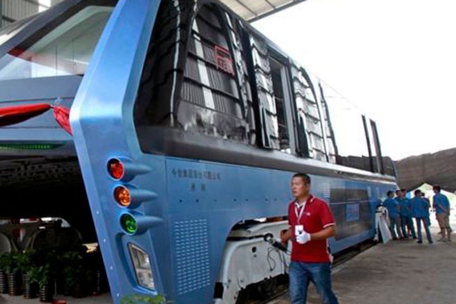 El escandaloso fin del TEB, el gigantesco autobús chino diseñado para ...
