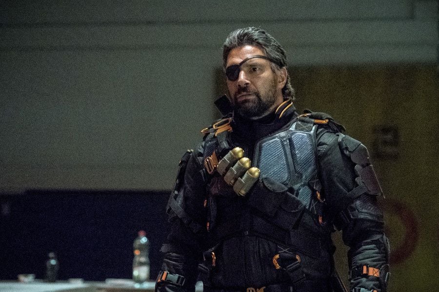 Deathstroke regresa a Arrow en este tráiler - La Tercera