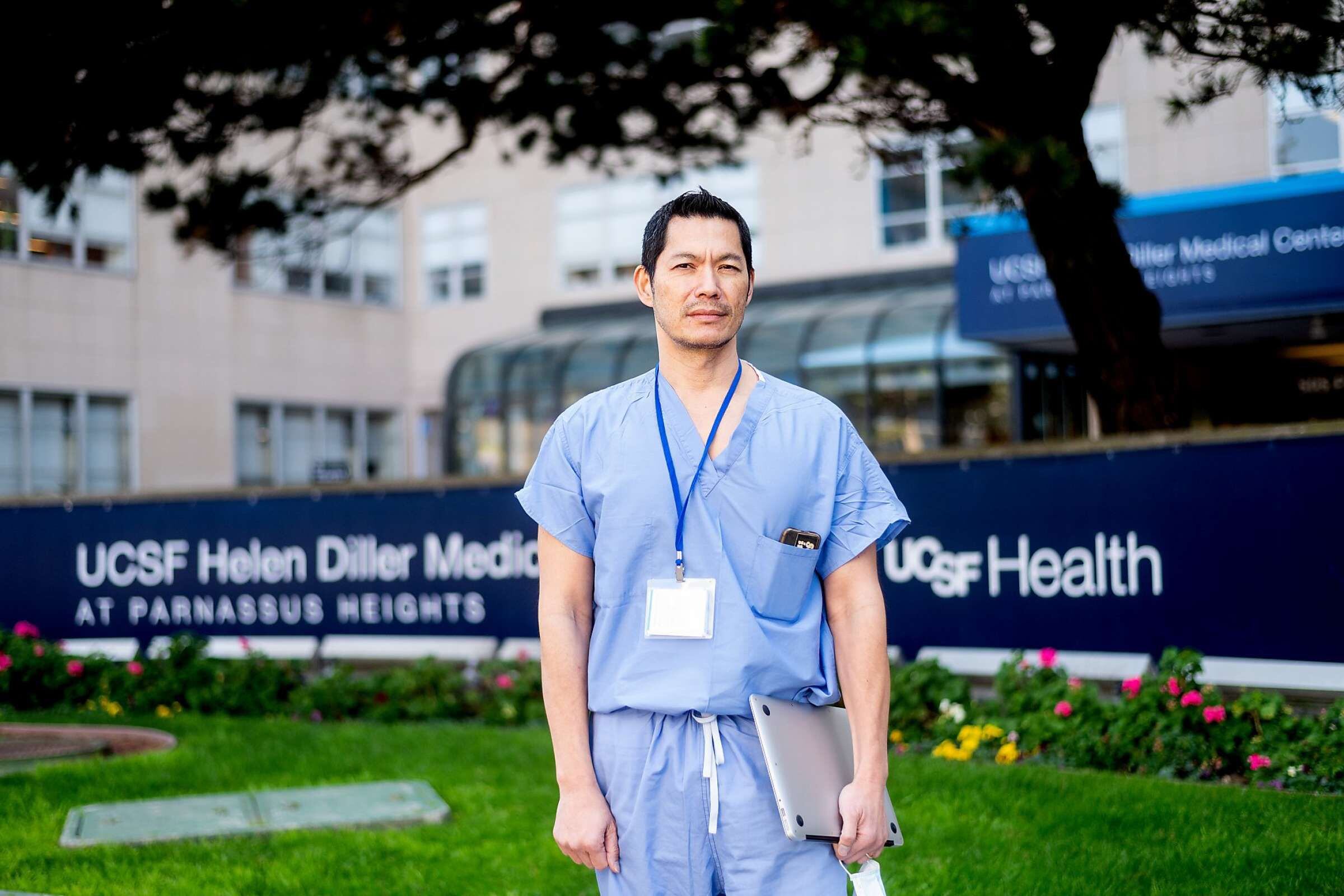 ¿Cuánto dura Ómicron en las superficies y en el aire? - La Tercera