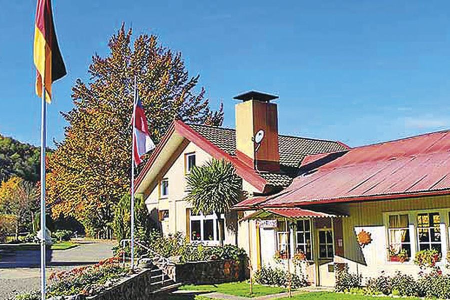 Villa Baviera: entre el turismo y la sombra de Paul Schäfer - La Tercera