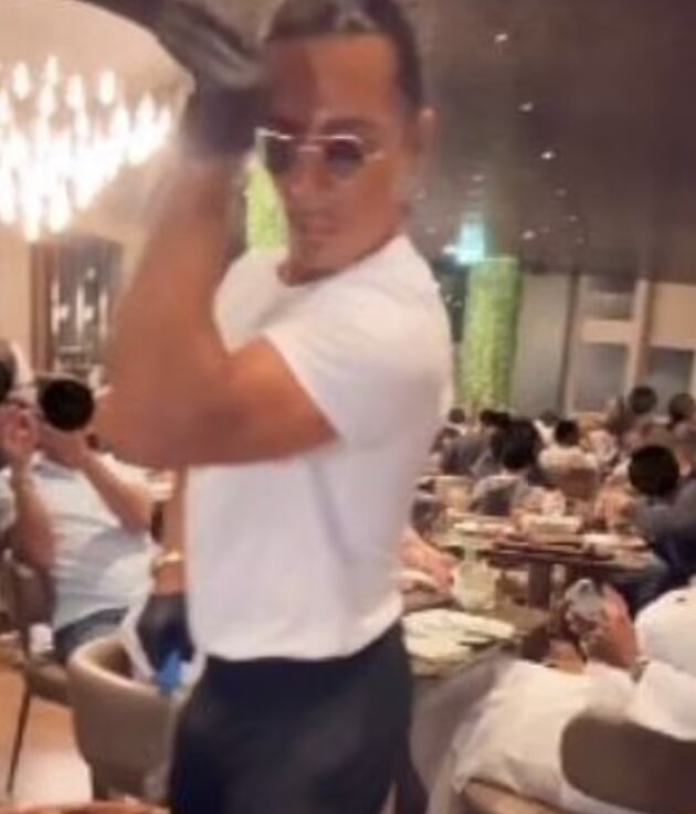 Isabel dos Santos fue vista con Salt Bae en su restaurant - La Tercera
