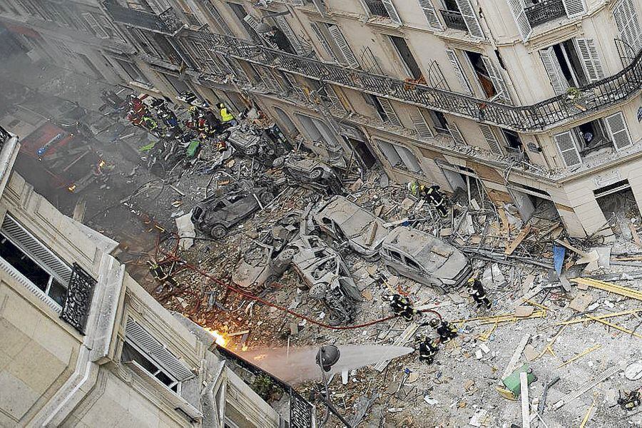 Explosión por gas deja tres muertos en centro de París - La Tercera