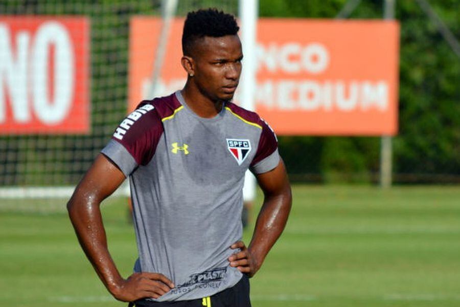 El brasileño Thiago Mendes es el segundo refuerzo del Lille de Bielsa ...