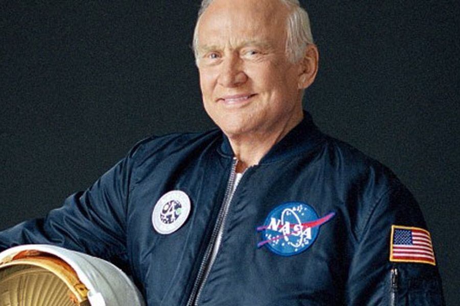Buzz Aldrin se recupera tras serios problemas de salud - La Tercera