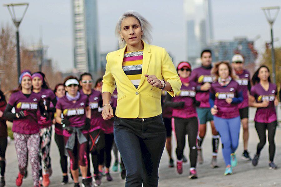 Érika Olivera, diputada y exatleta: "Soy feminista, pero de una forma ...