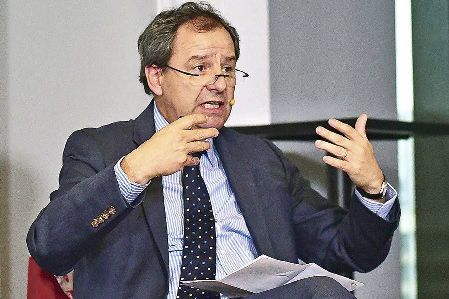 Exministro Varela reaparece en debate educacional con Delpiano - La Tercera