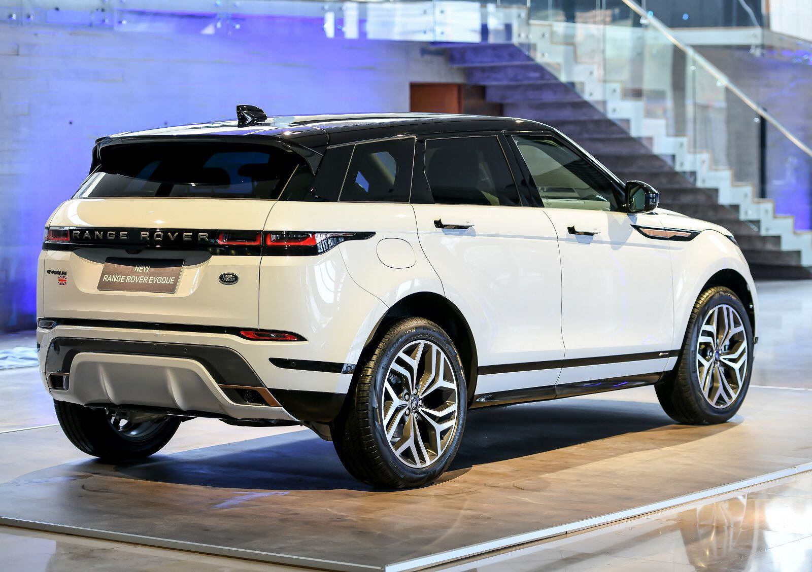 Range Rover se luce con la segunda generación del Evoque - La Tercera