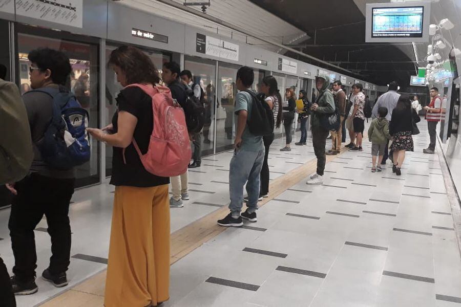 Línea 3 cumple su primer test en hora punta de la mañana - La Tercera