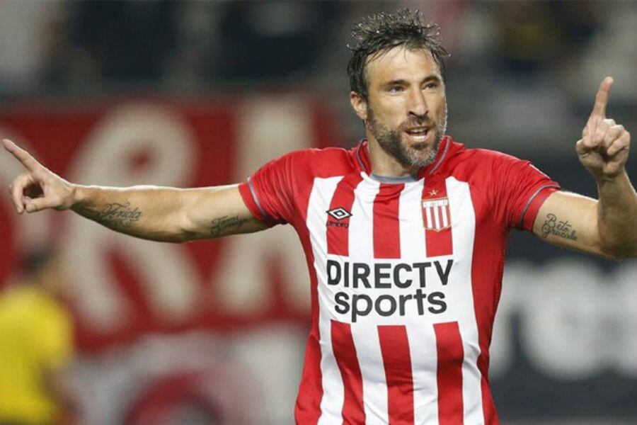 Pavone, una oferta de dudoso origen - La Tercera