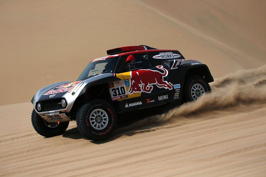 Así quedó el auto de Bryce Menzies tras accidente en el Dakar - La Tercera