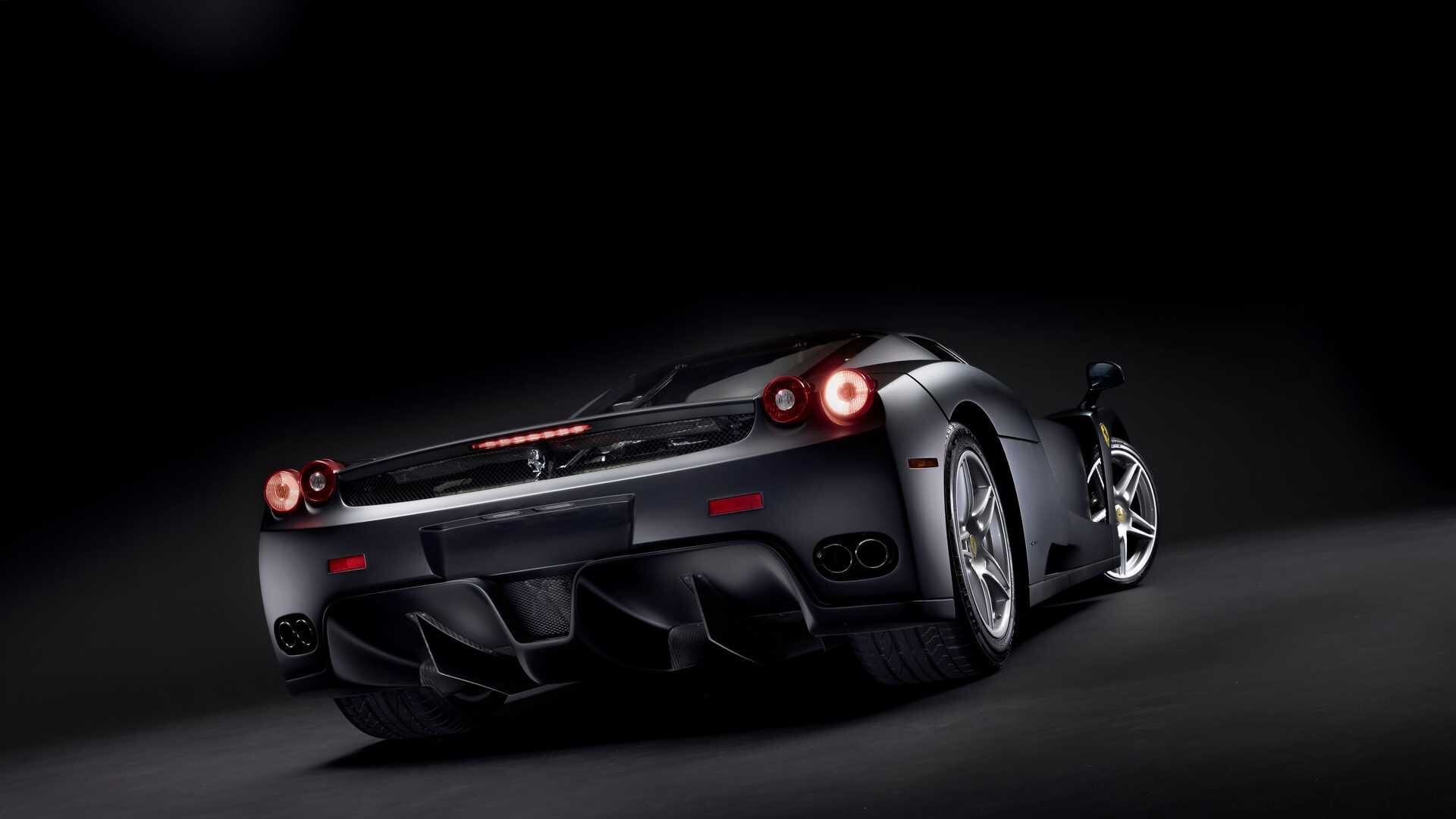 A subasta el primer Ferrari pintado en negro de la historia - La Tercera