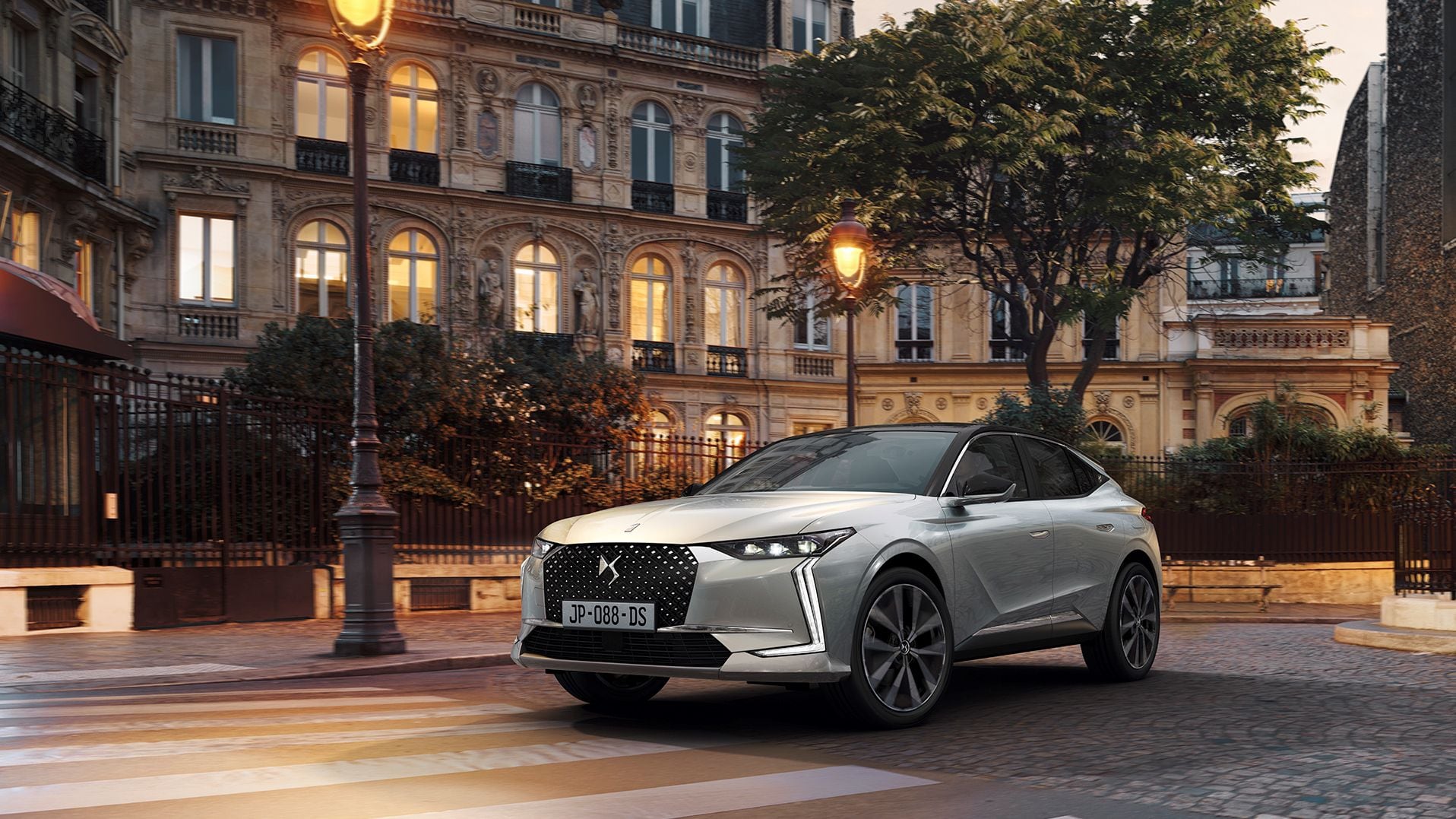 DS 4: el lujo francés suma un hatchback para fortalecer su crecimiento en Chile - La Tercera