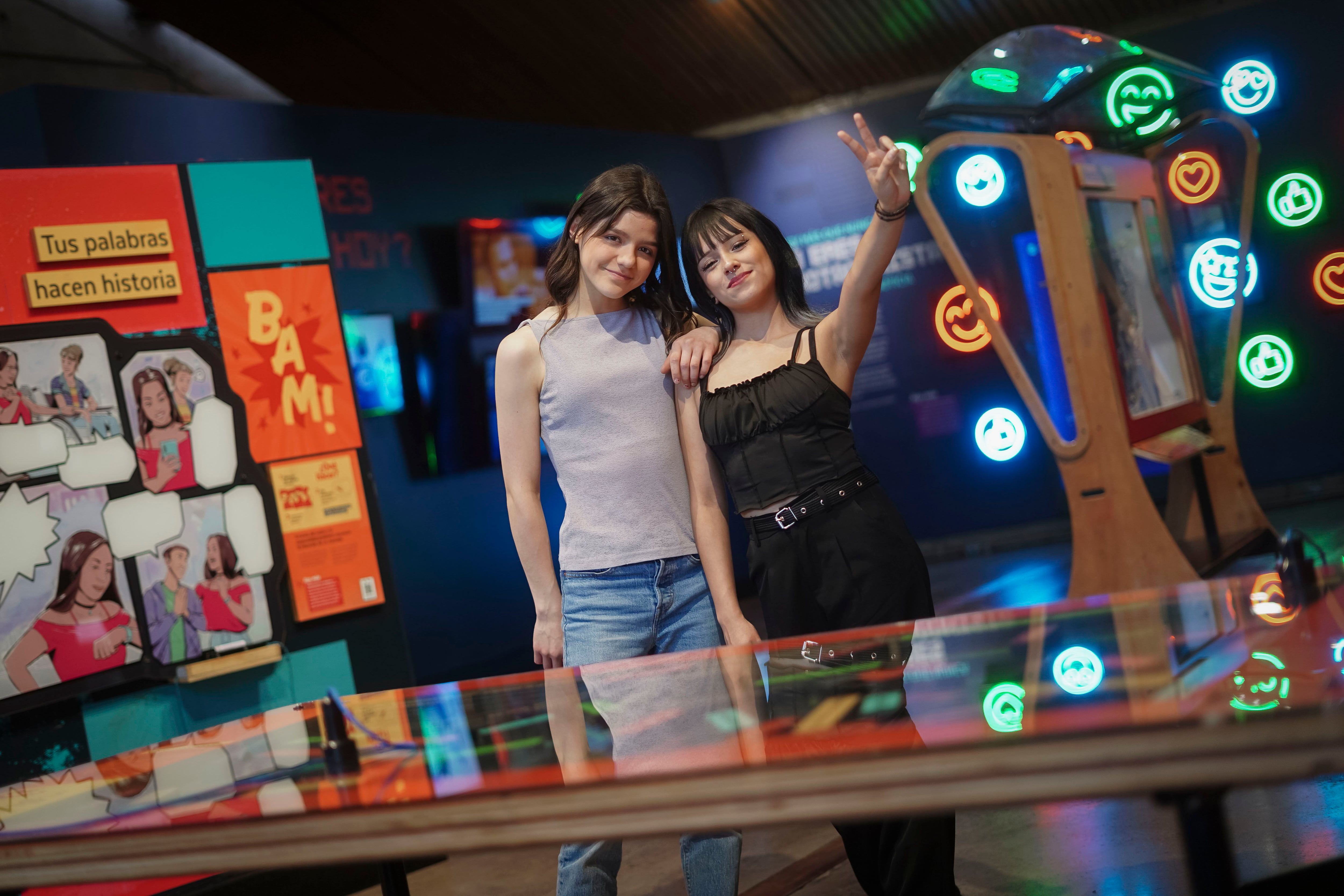 @tonchimatta y @panconquesitoo777: las activistas de la ciencia - La ...