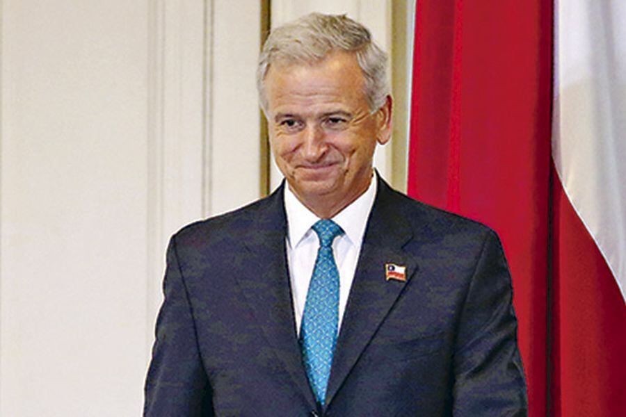 Felipe Larraín: "Un crecimiento en torno al 3,5% es posible" - La Tercera