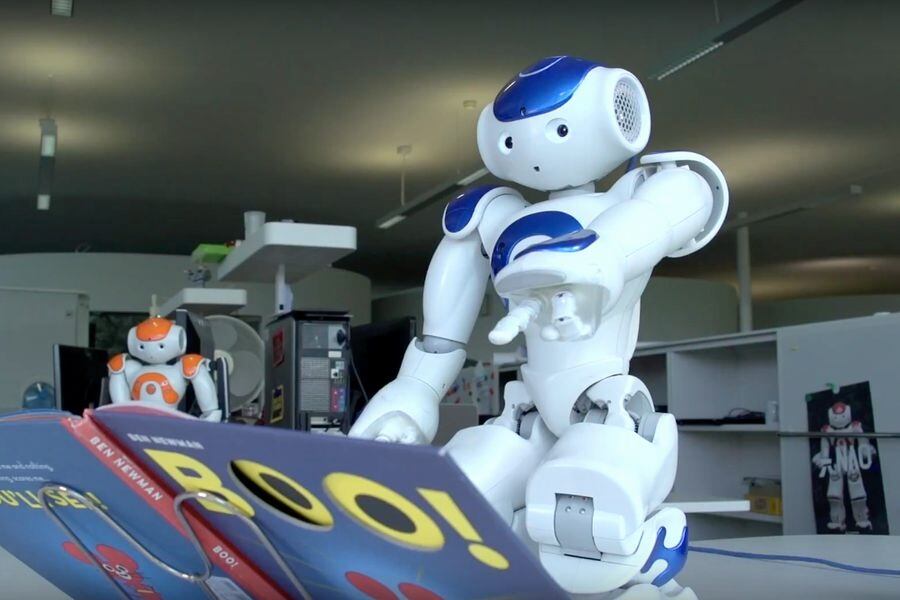 Crean robot "profesor" que detecta las emociones de los niños - La Tercera
