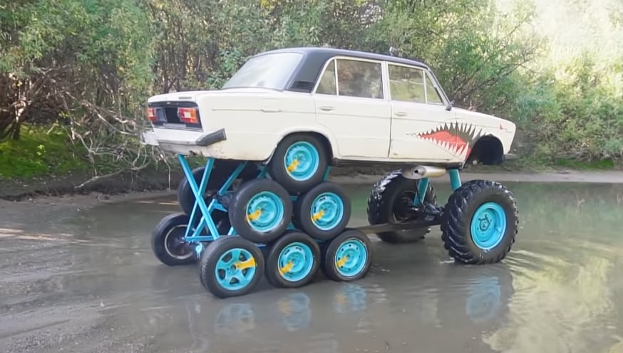 ¿Crees que tienes ideas locas? Mira a estos rusos que crearon un Lada ...