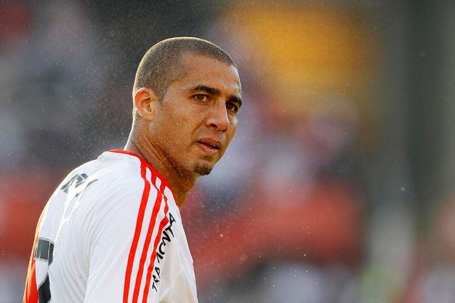 Trezeguet postula a la vicepresidencia de River Plate - La Tercera
