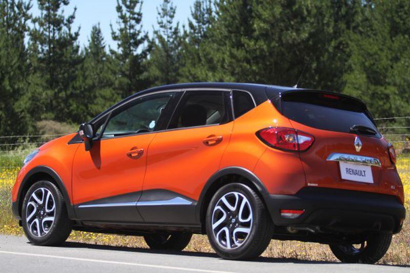 Renault lanza en Chile la versión automática del Captur - La Tercera