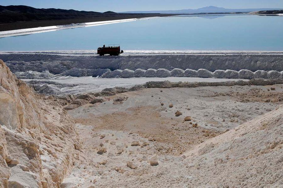 Acciones de SQM caen tras abrir con fuertes ganancias por acuerdo con ...