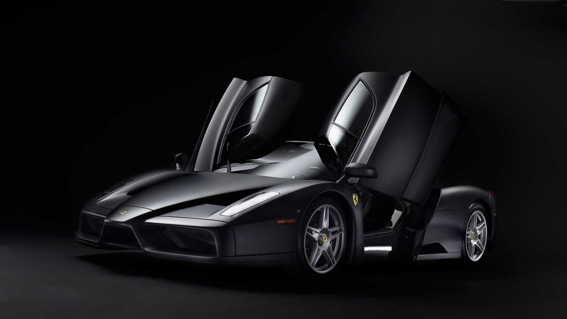 A subasta el primer Ferrari pintado en negro de la historia - La Tercera