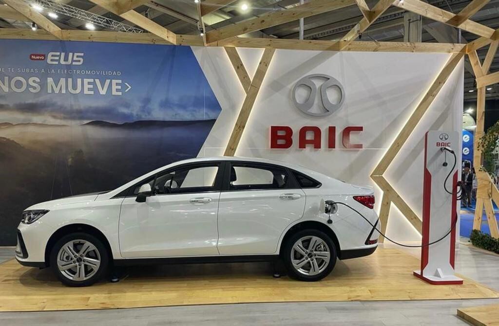 BAIC avanza hacia el camino eléctrico en Chile con la presentación del ...