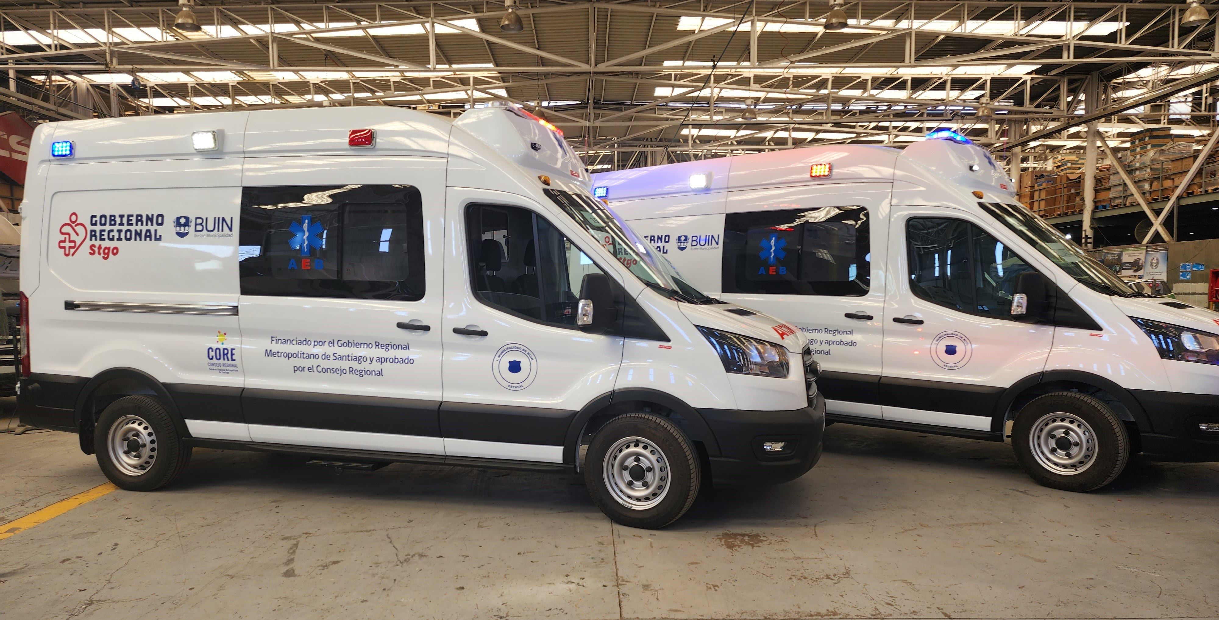 Ford Chile entrega 69 ambulancias al Gore de la RM - La Tercera