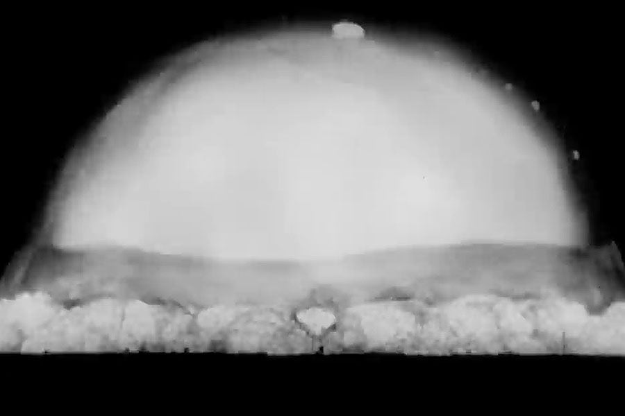 Trinity | La primera prueba nuclear de la historia restaurada en HD ...