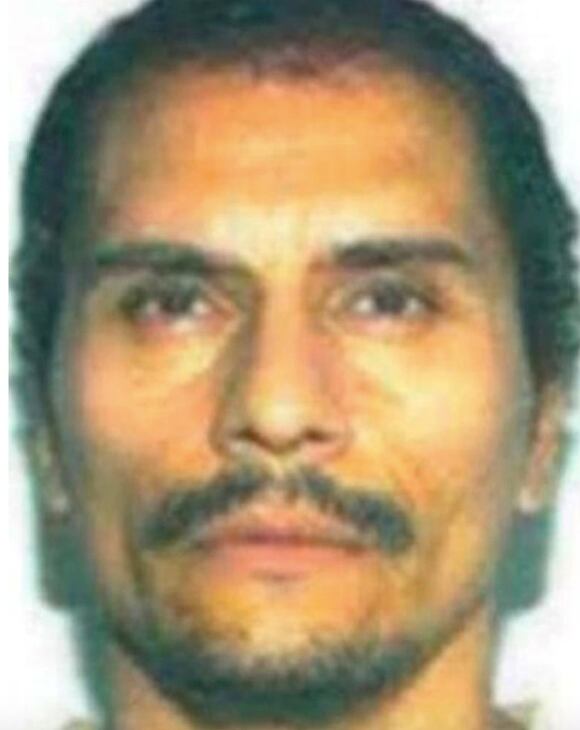 Instructor de yoga era uno de los más buscados por el FBI - La Tercera