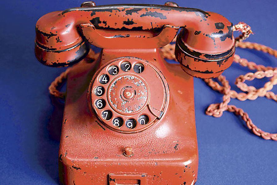 Subastan en US$ 243 mil el último teléfono que usó Hitler en su búnker ...