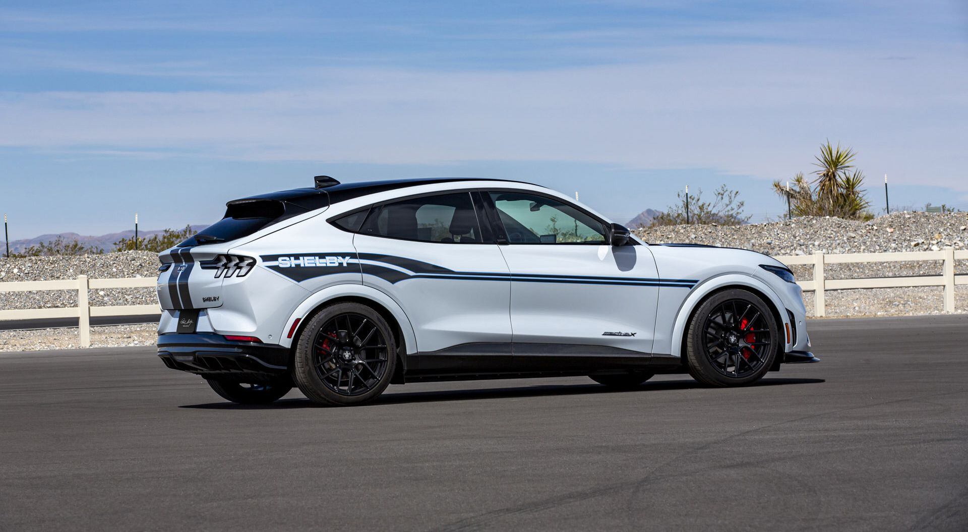 Shelby da vida a su primer eléctrico y será una edición limitada a 100 ...
