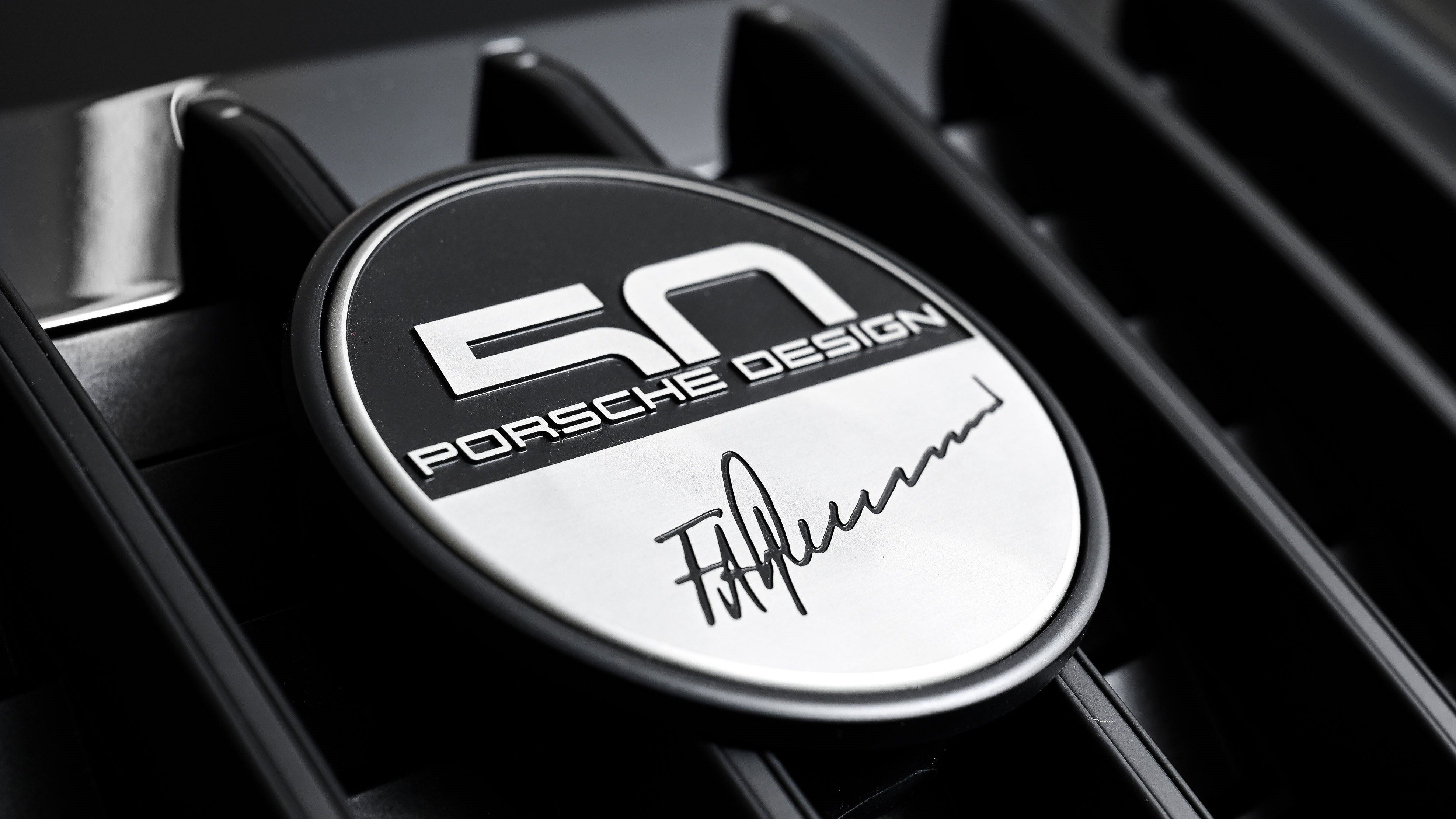 Llega a Chile el 911 Edición 50 años de Porsche Design - La Tercera