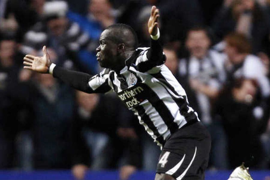 Muerte de Tioté enluta al fútbol marfileño - La Tercera Muerte de Tioté enluta al fútbol marfileño - La Tercera
