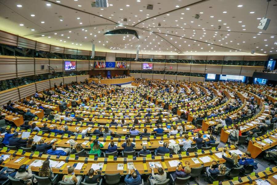 ¿cuánto Ganan Los Parlamentarios En El Mundo La Tercera